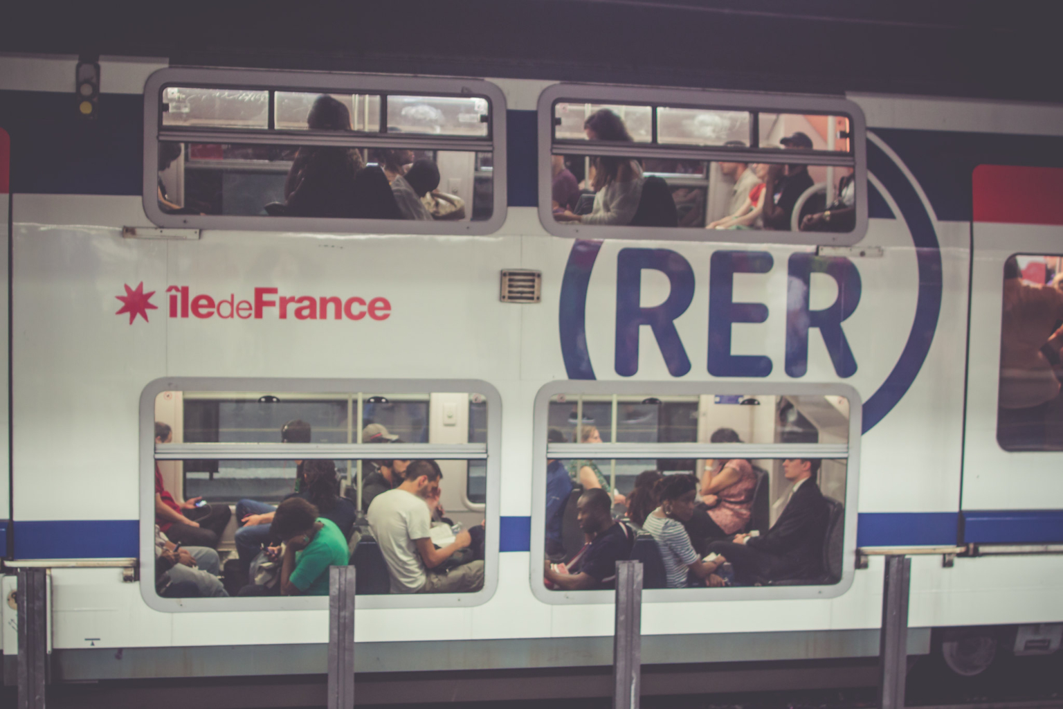 Qu'est-ce que le RER et comment l'utiliser ? - Voyage10.fr
